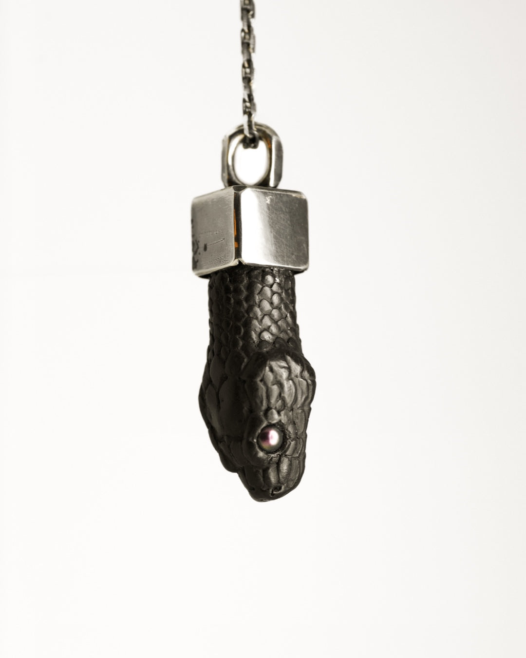 Macabre Gadgets - Gothic and Mythology handmade jewelry