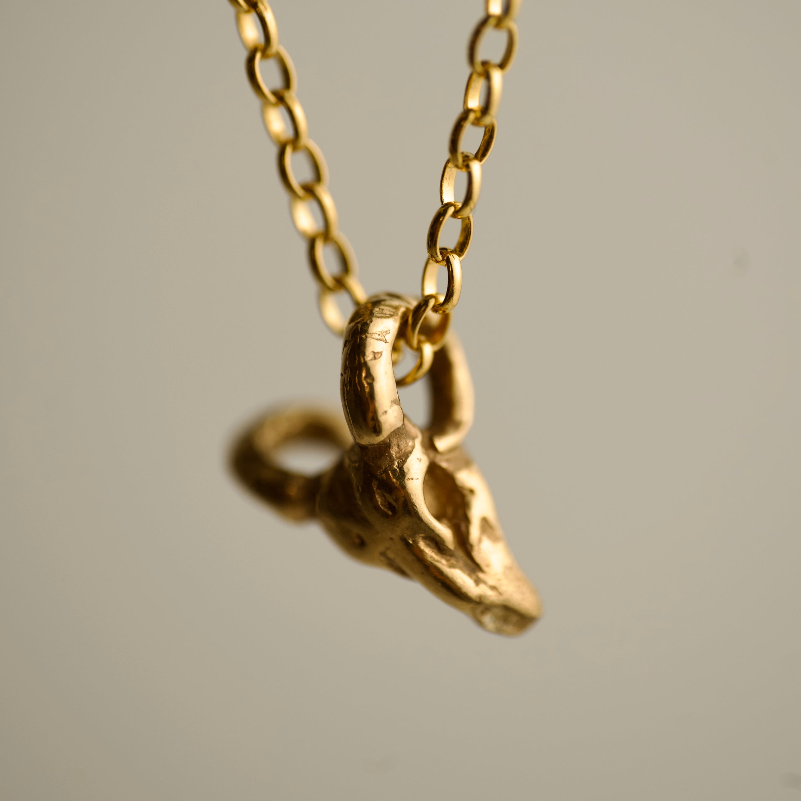 Macabre Gadgets - Gothic and Mythology handmade jewelry