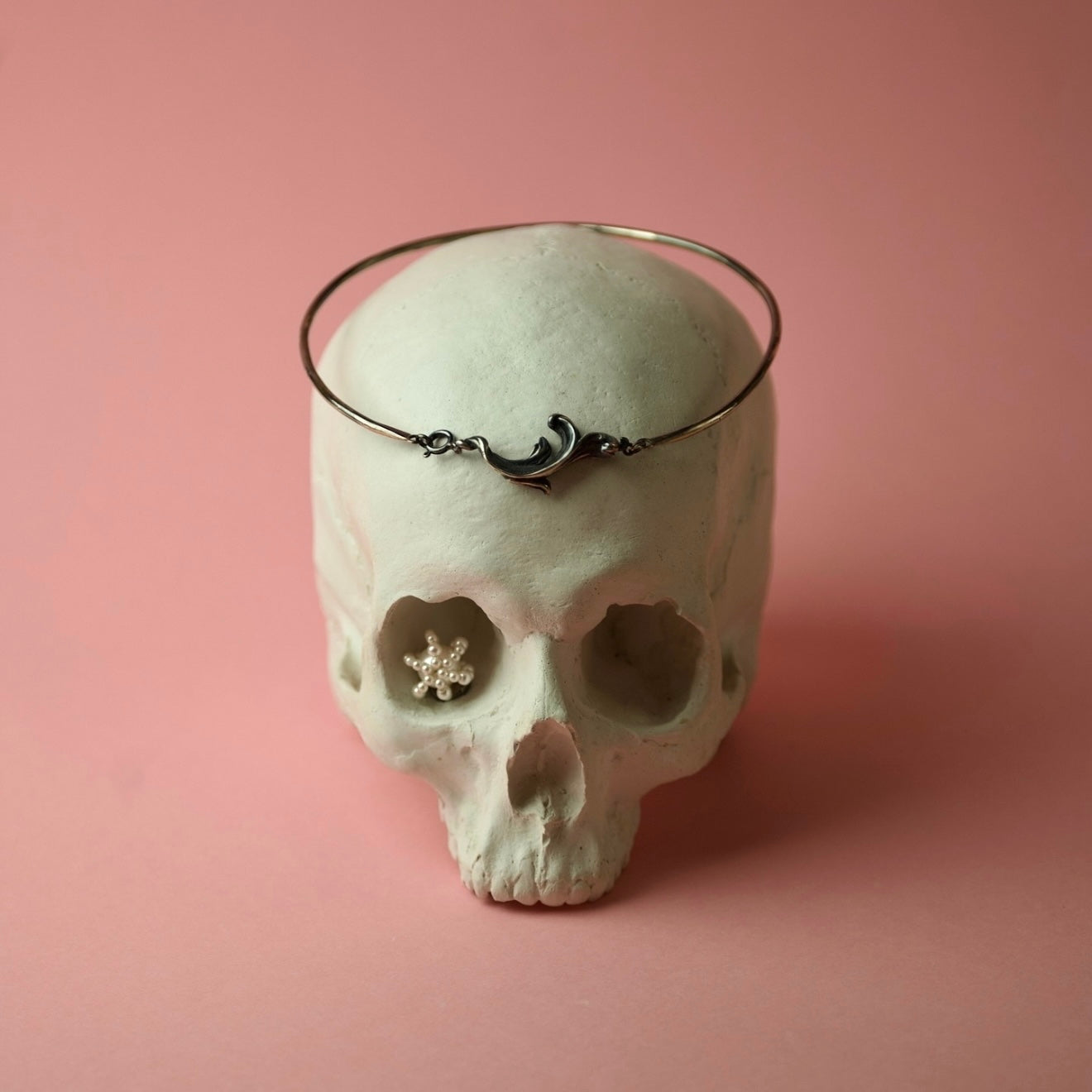 Macabre Gadgets - Gothic and Mythology handmade jewelry