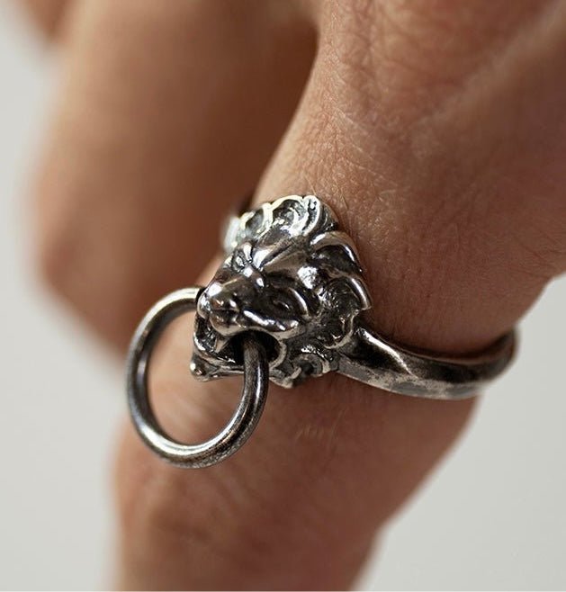 Silver Lion ring – Macabre Gadgets