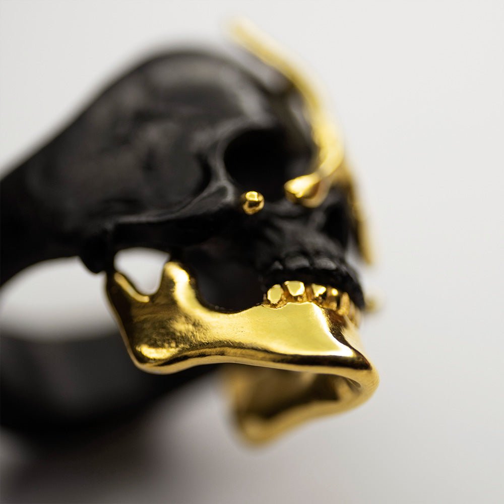 Ancient skull ring - black - Macabre Gadgets