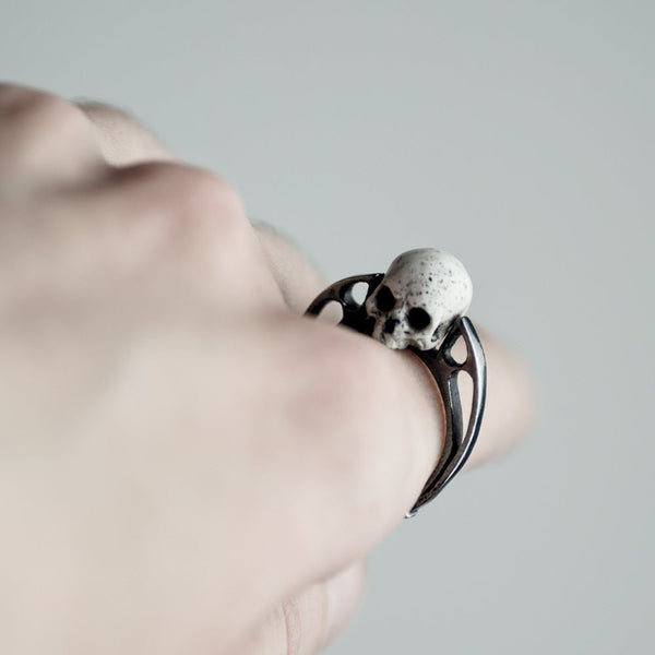 Arche Skull ring - Macabre Gadgets