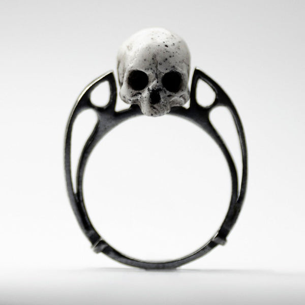 Arche Skull ring - Macabre Gadgets
