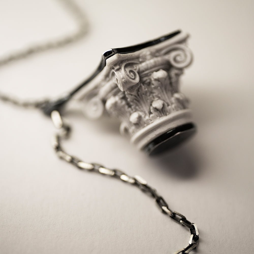 NECKLACES - Macabre Gadgets