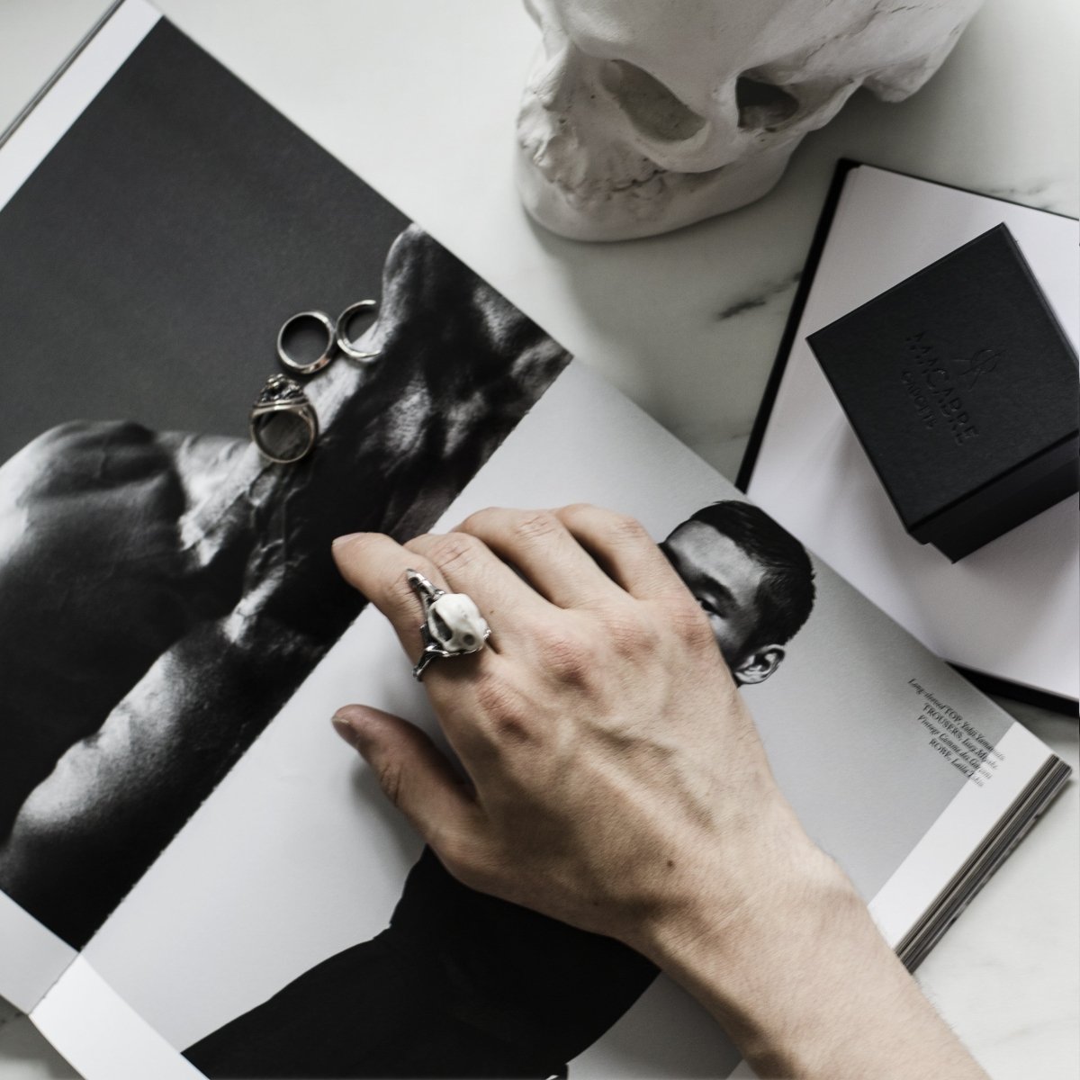 Crow ring - Macabre Gadgets