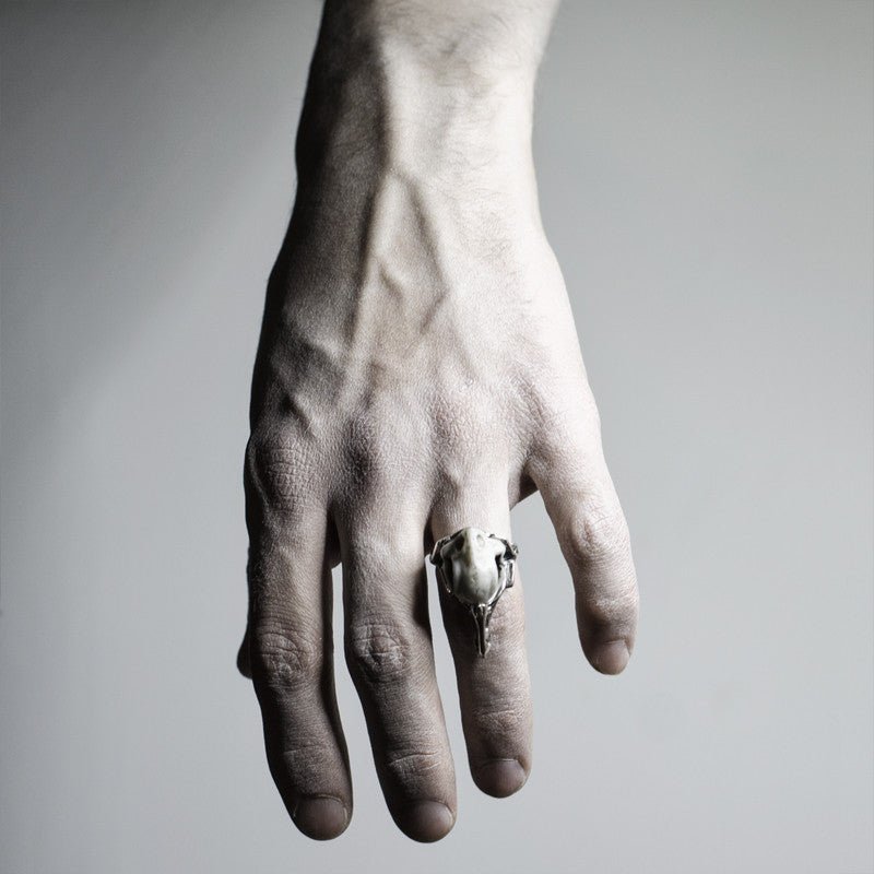 Crow ring - Macabre Gadgets