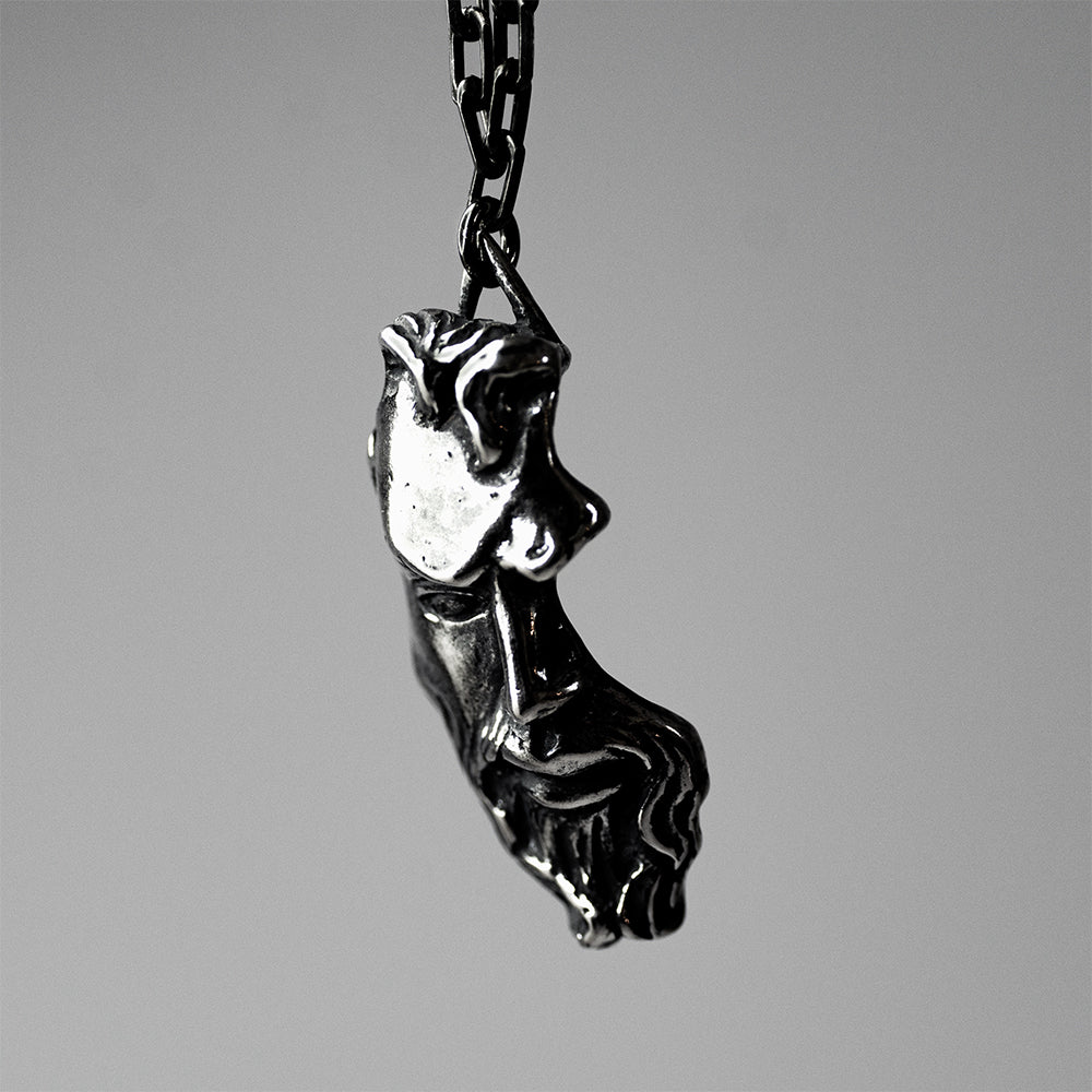 Fragment pendant - Macabre Gadgets