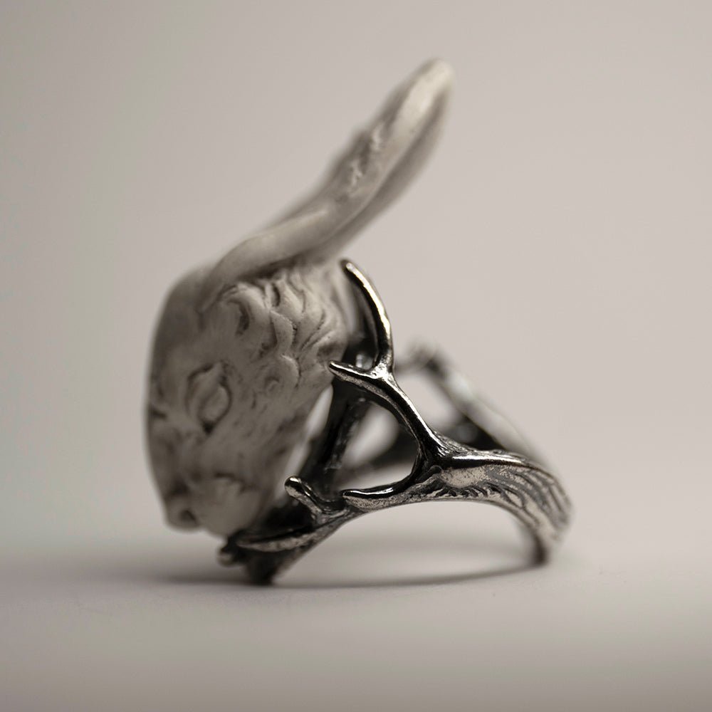 Hare ring - Macabre Gadgets