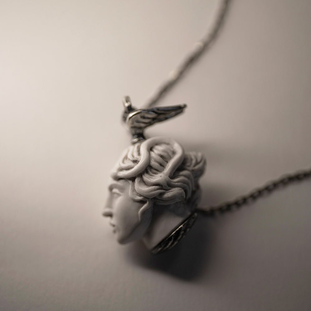 MEDUSA PENDANT - Macabre Gadgets