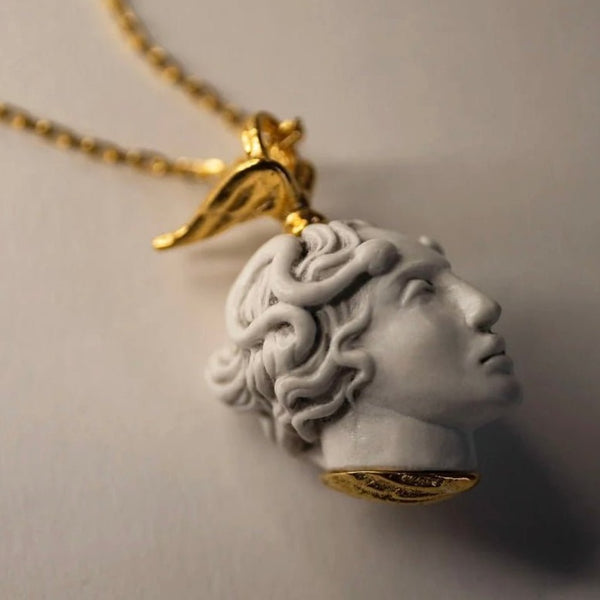 Medusa pendant - last items - Macabre Gadgets