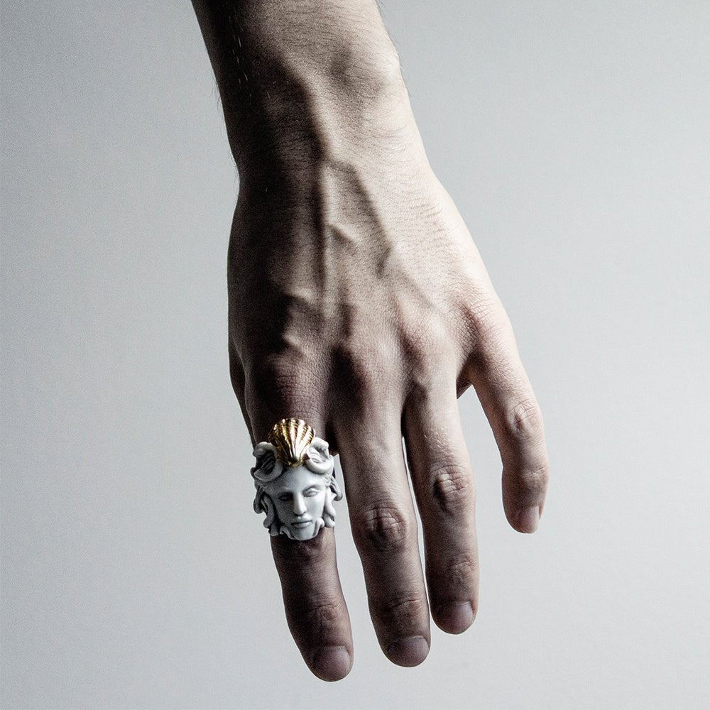 MEDUSA RING - Macabre Gadgets