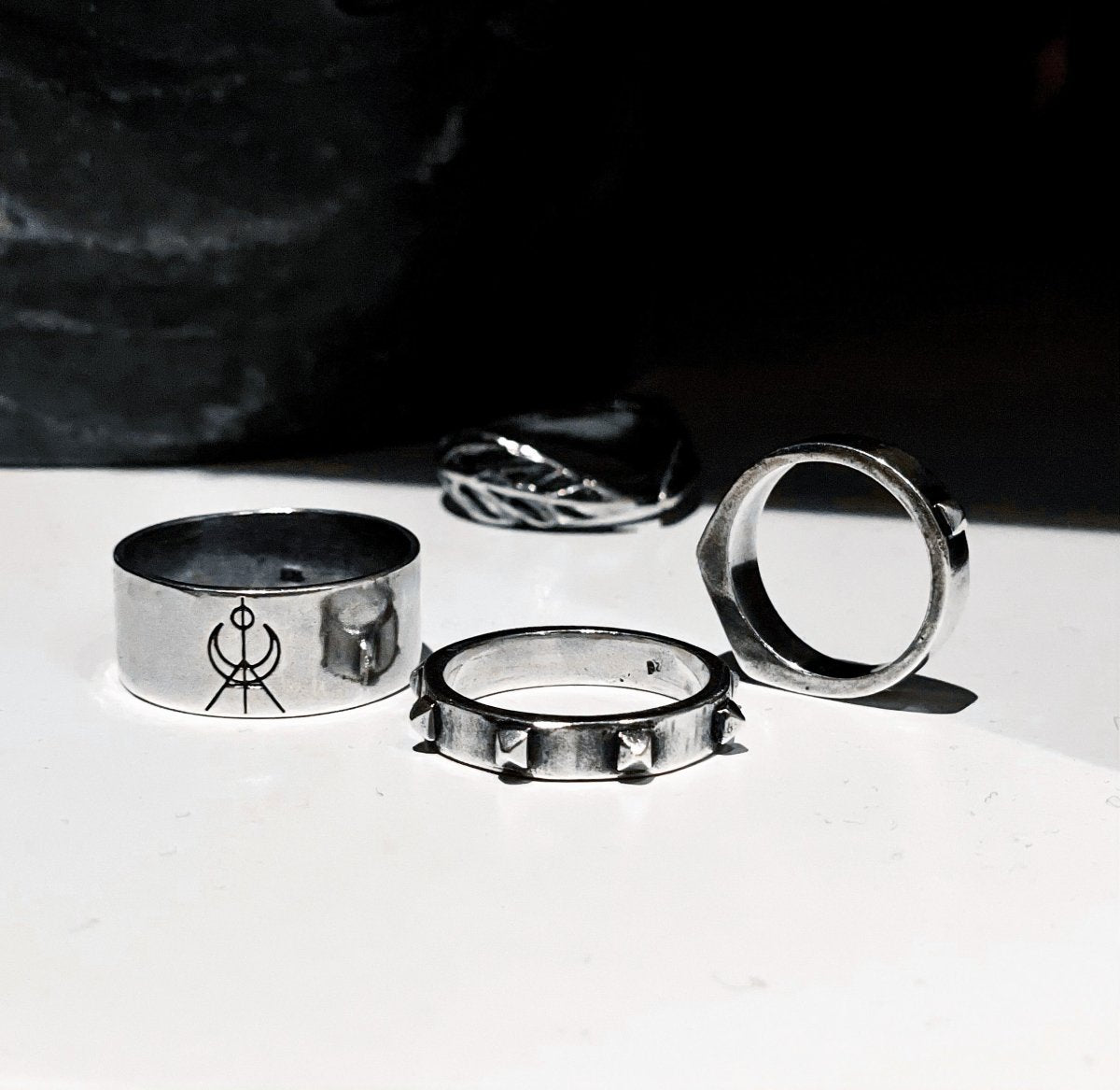 MG Logo ring - Macabre Gadgets