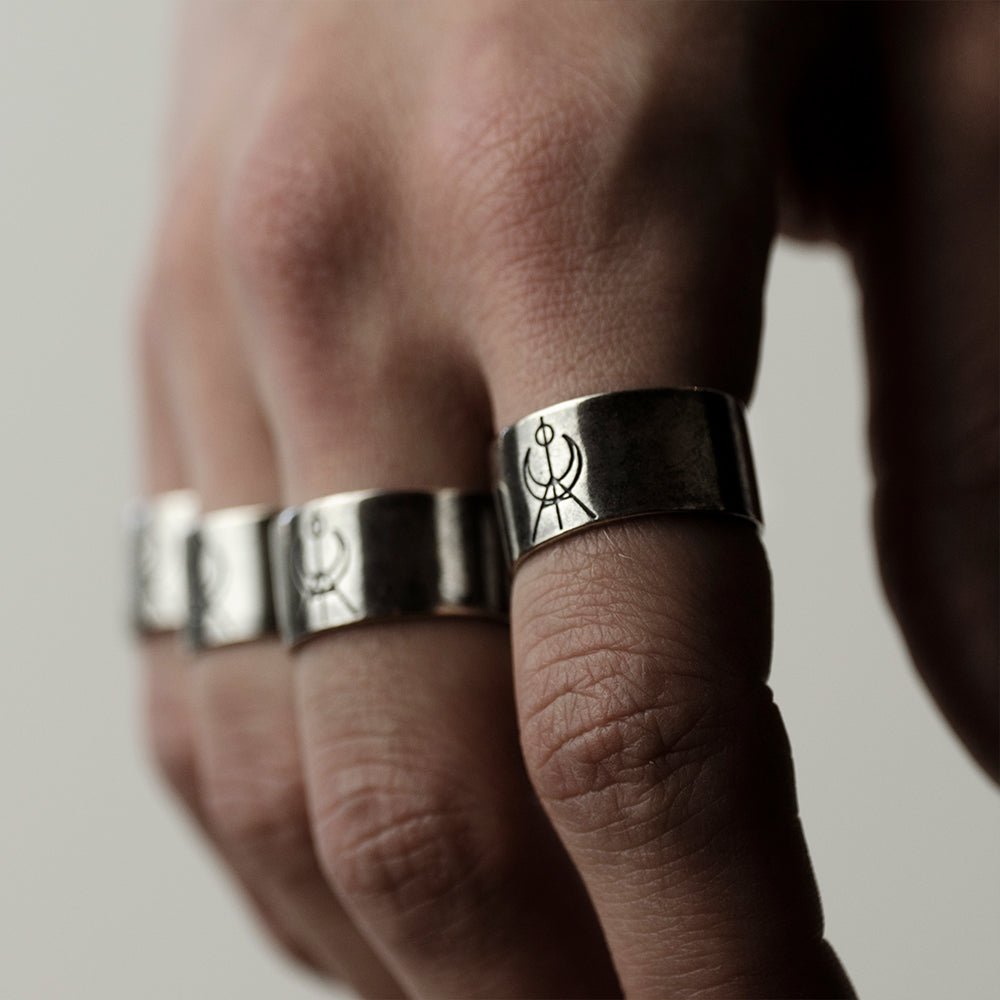 MG Logo ring - Macabre Gadgets