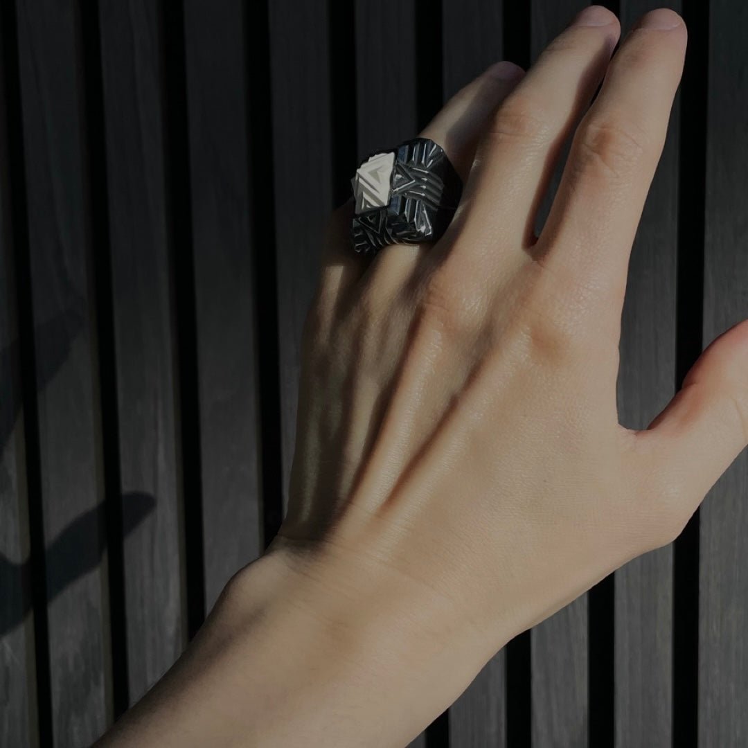 Portal ring - Macabre Gadgets