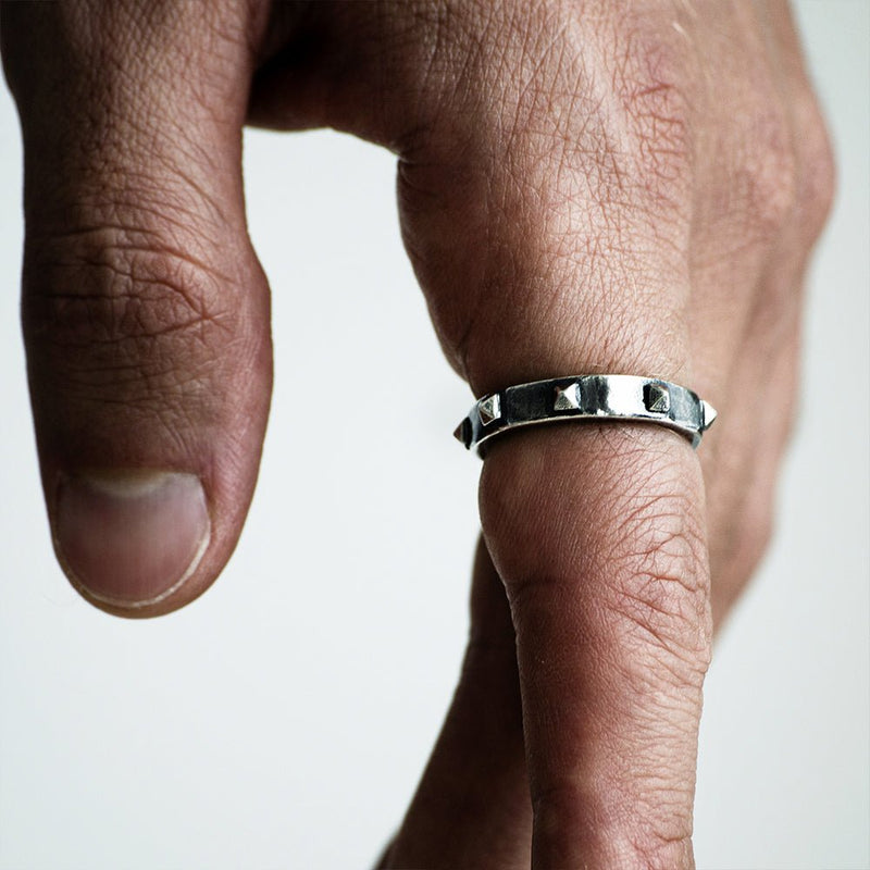 Pyramid bend ring - Macabre Gadgets