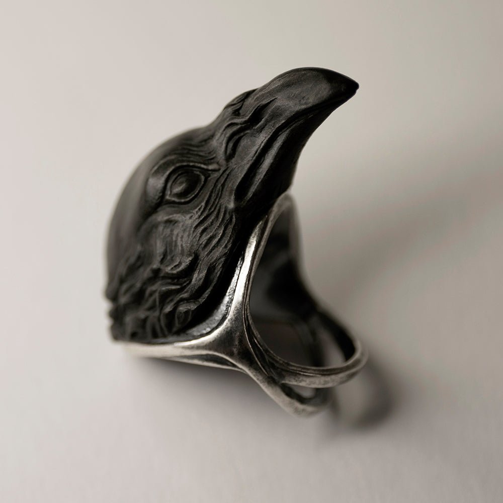 RAVEN RING - Macabre Gadgets