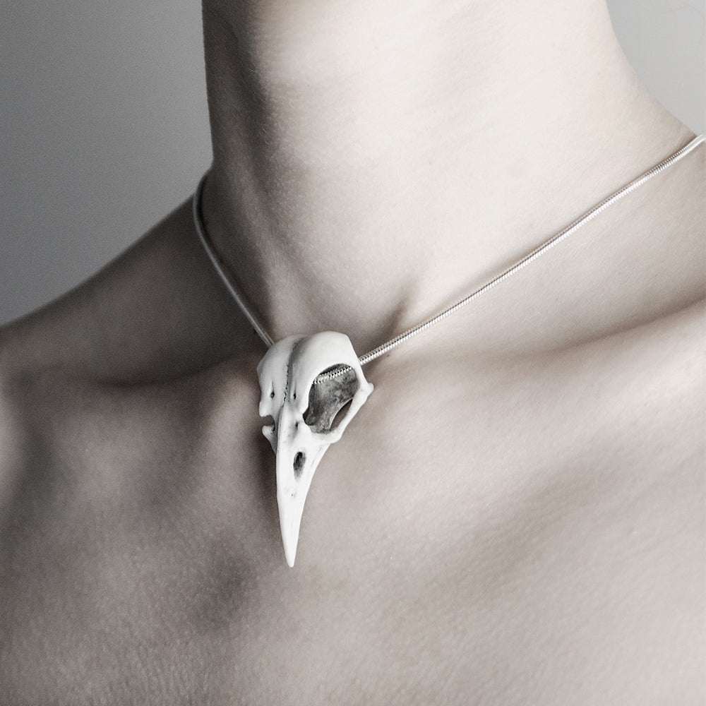 RAVEN SKULL NECKLACE - Macabre Gadgets