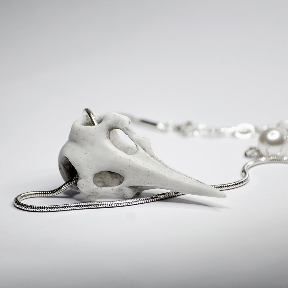 RAVEN SKULL NECKLACE - Macabre Gadgets