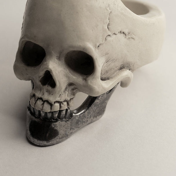 Golden Jaw Skull ring - Macabre Gadgets
