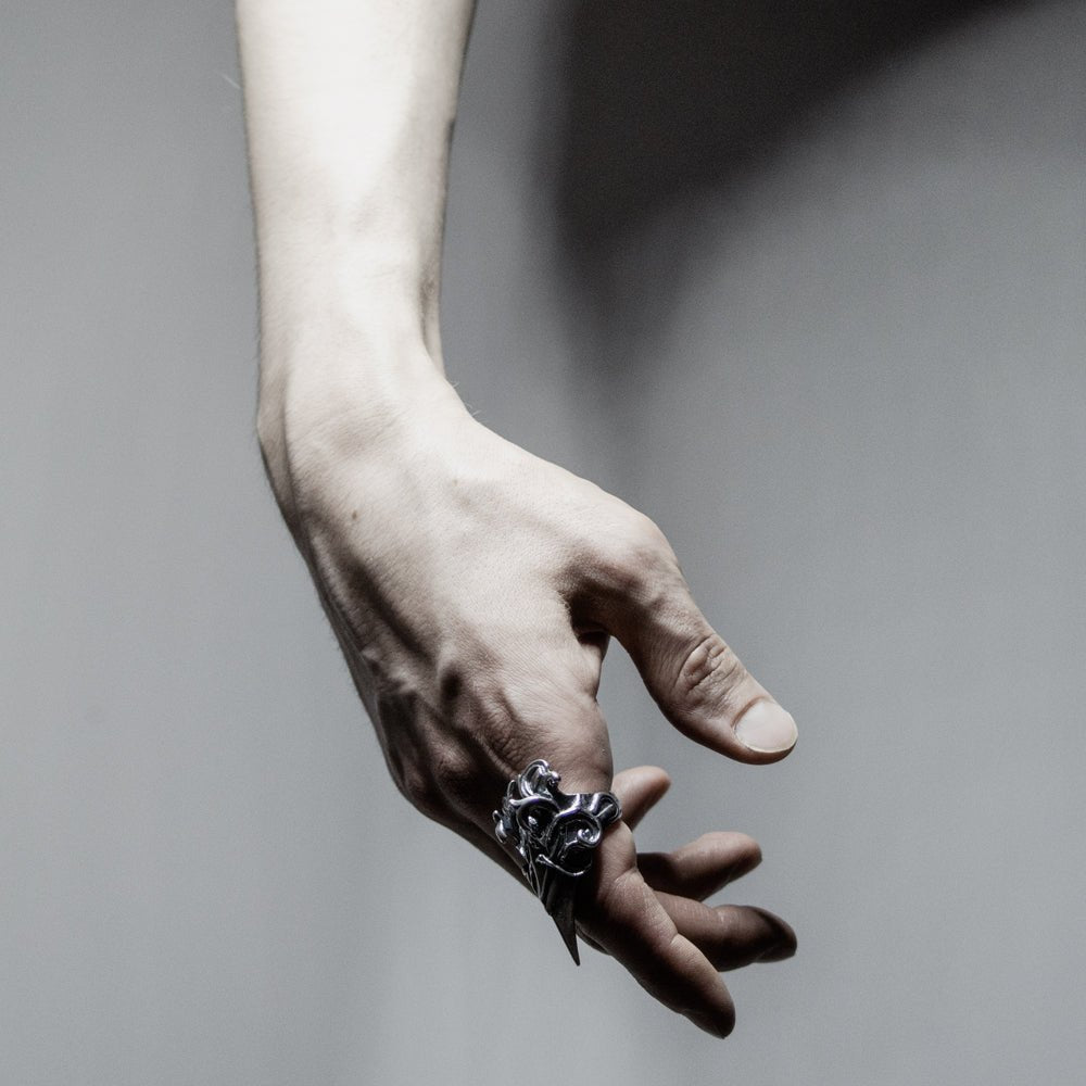 Talon ring - Macabre Gadgets